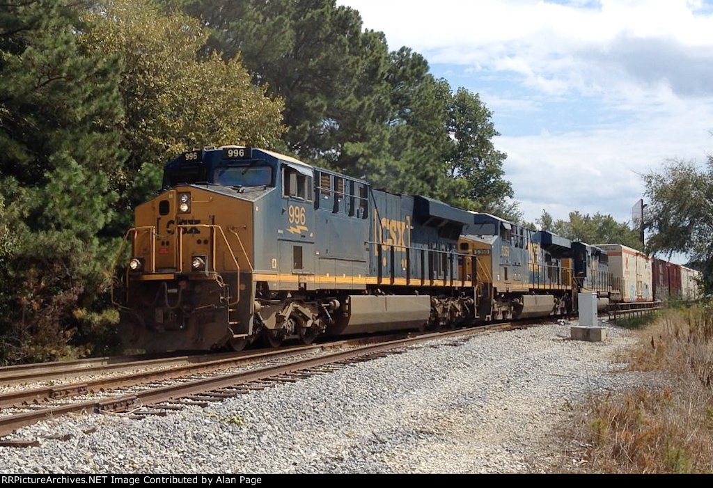 CSX 996, 5359, and 4055 roll across the I85 overpass